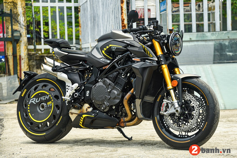 Giá xe MV Agusta Rush 1000 2023 chính hãng tại Việt Nam