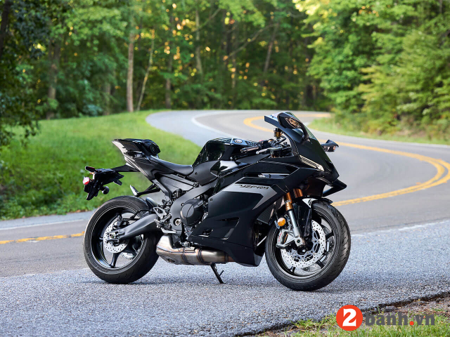 Giá xe Yamaha R9 2025 mới nhất hôm nay